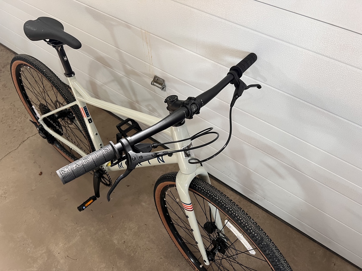 2022 Marin Bikes DSX1