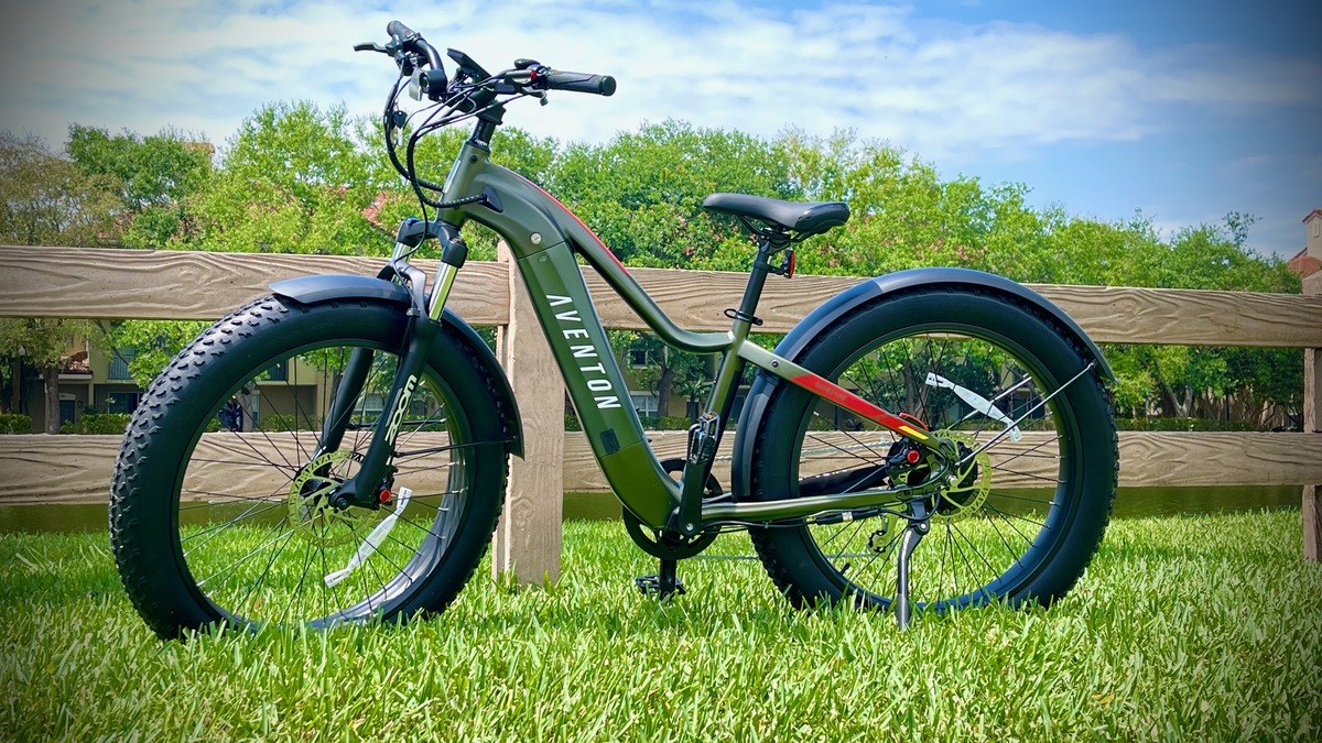 2022 Aventón Adventure