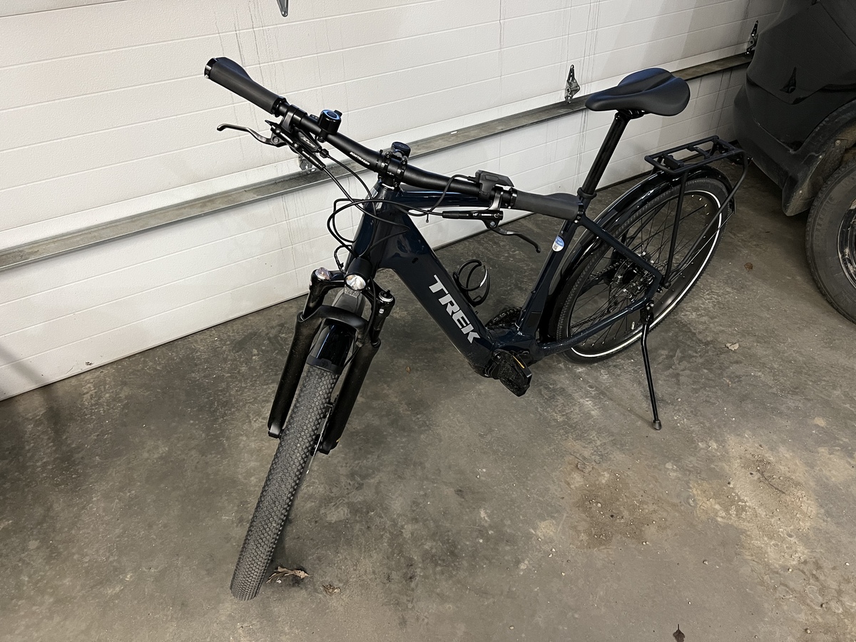 2022 Trek Allant+ 7 Step-Over Electric Bike Lar...