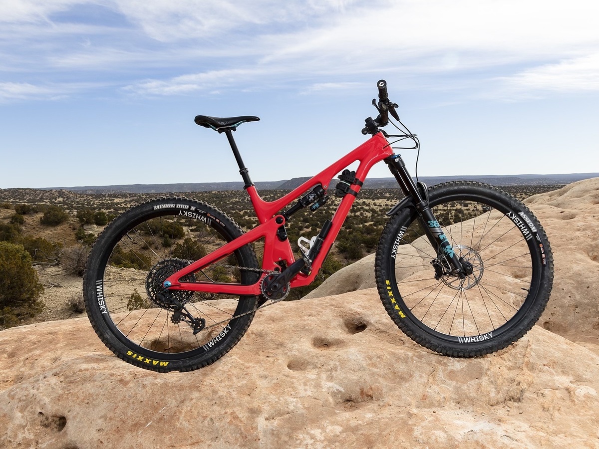 2022-yeti-sb130-clr