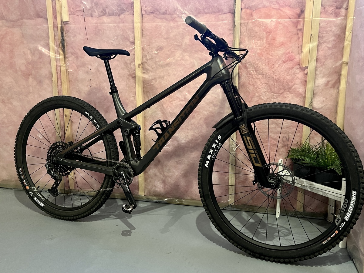2022 Transition Bikes Spur