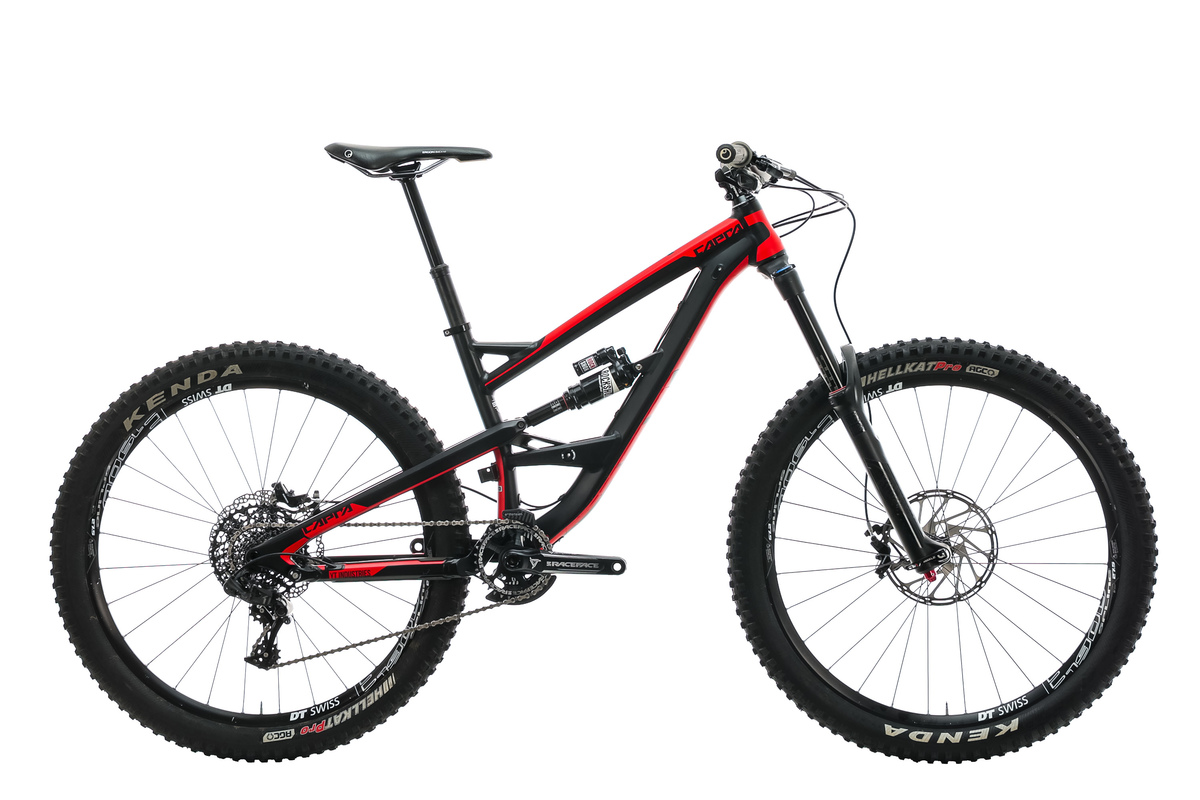 2016 YT Capra AL Comp 1