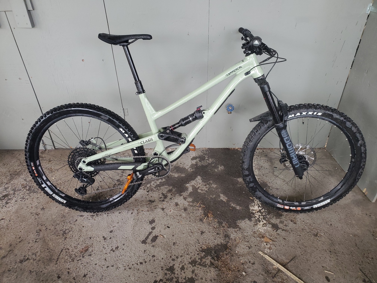 2022 Commencal Bikes Clash Origin