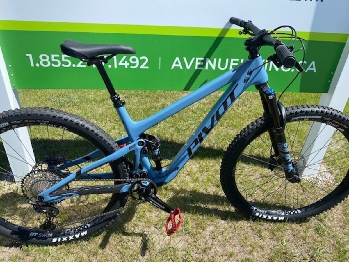 2022 Pivot Trail 429