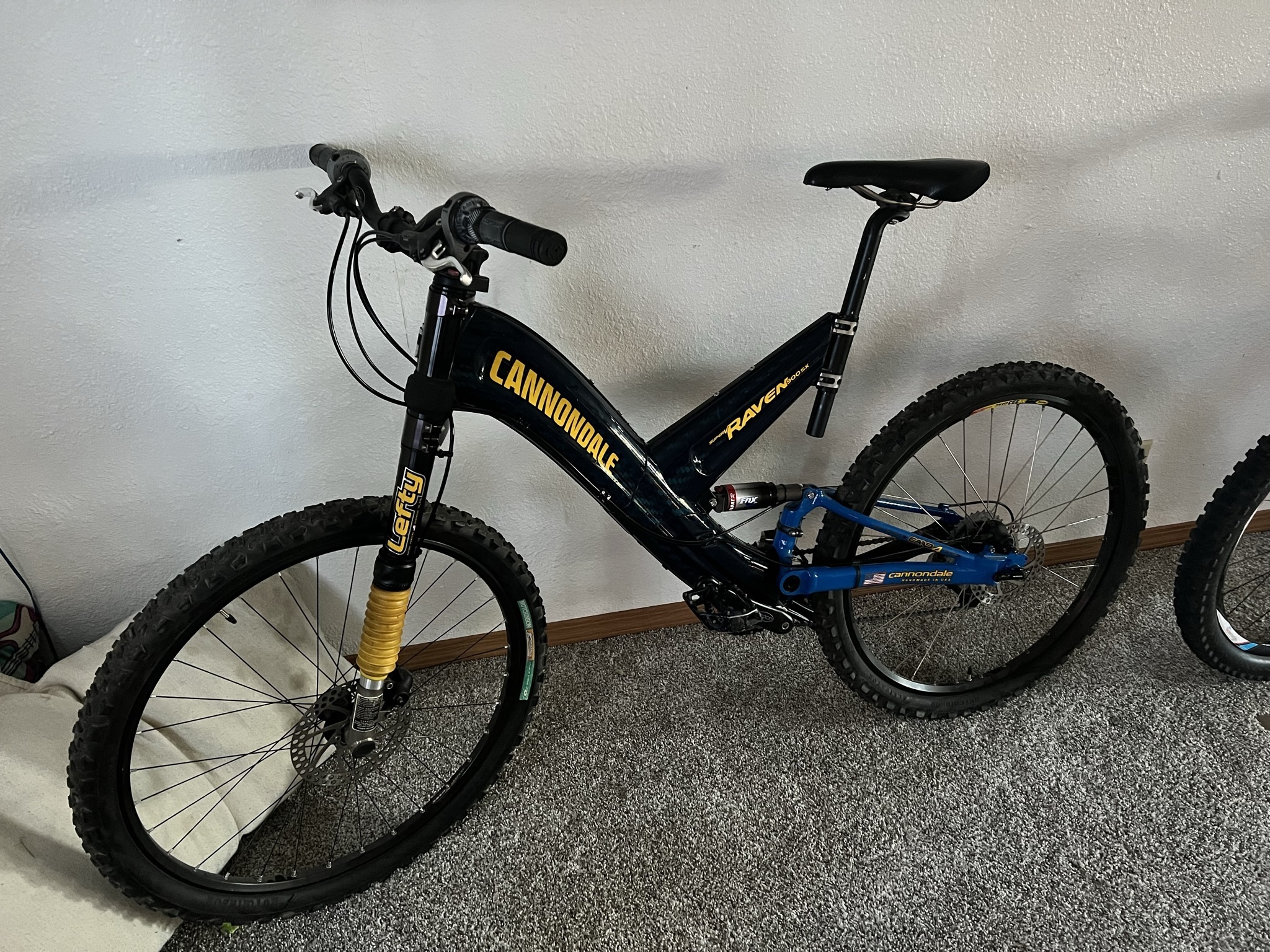 2000 Cannondale Super V Raven 900sx