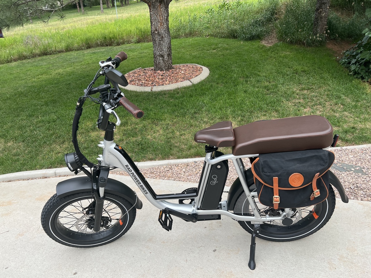 2022 Rad Power Bikes Rad Runner Plus E bike cargo bike rear