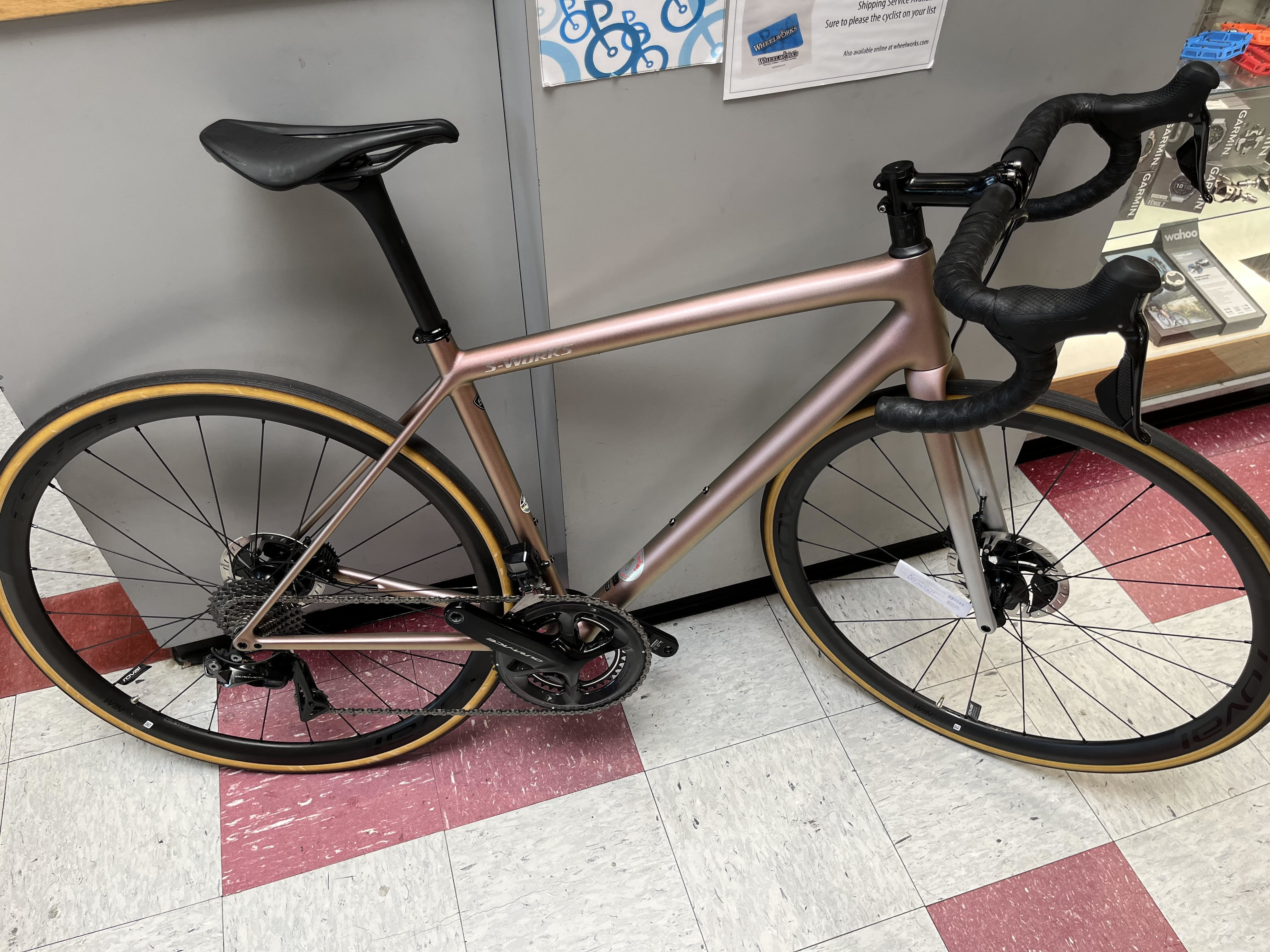 2021 Specialized Aethos SWorks Di2 Flake Gold Chameleo...