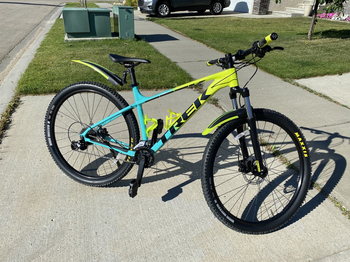 2022 Trek Large