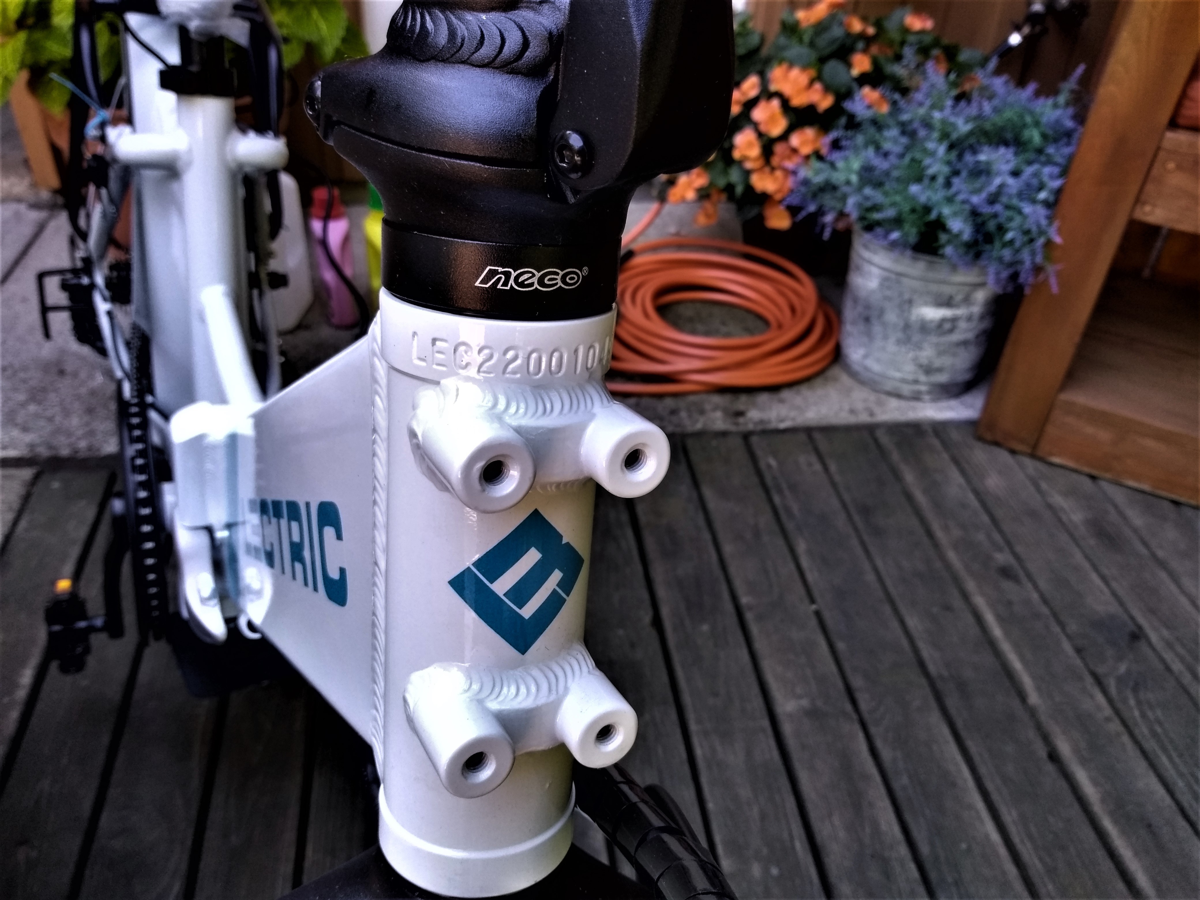 2022 Lectric eBikes White XP2.0 Step Through