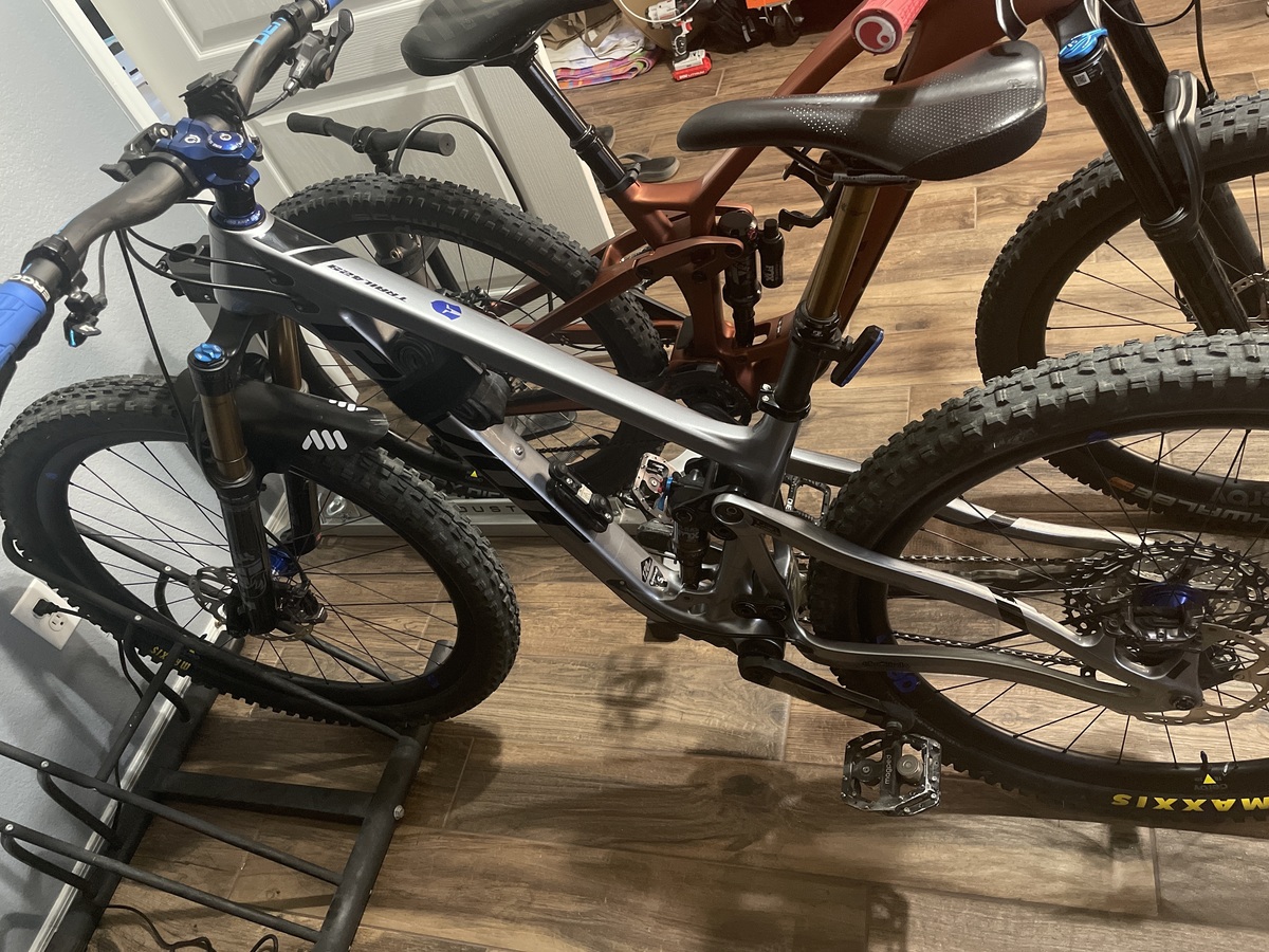 2022 Pivot Trail 429