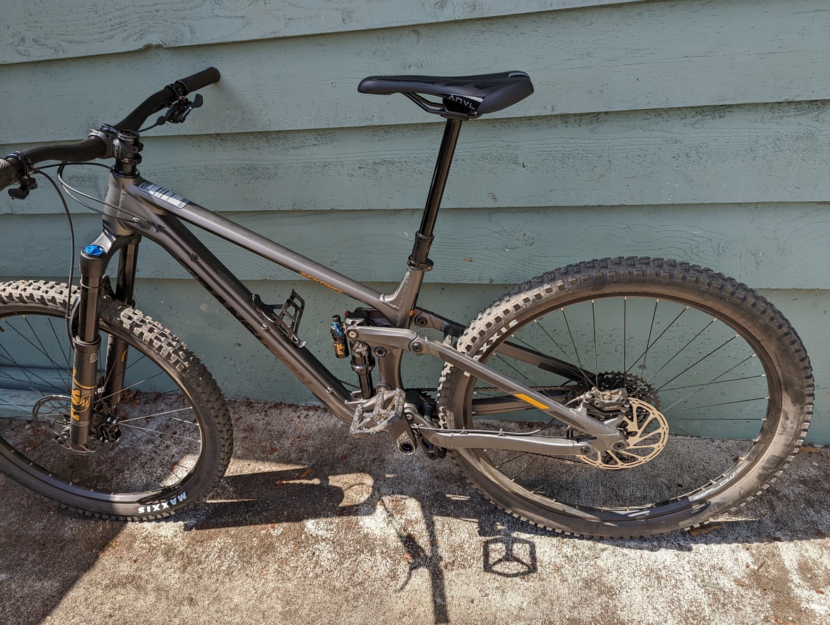 2022 Transition Bikes Sentinel