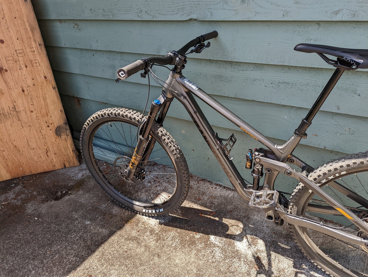 2022 Transition Bikes Sentinel