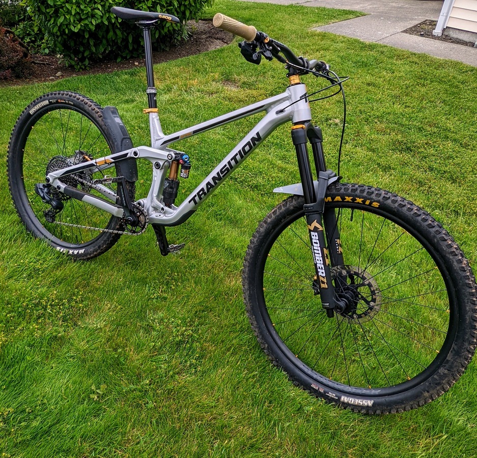 2022 Transition Bikes Spire