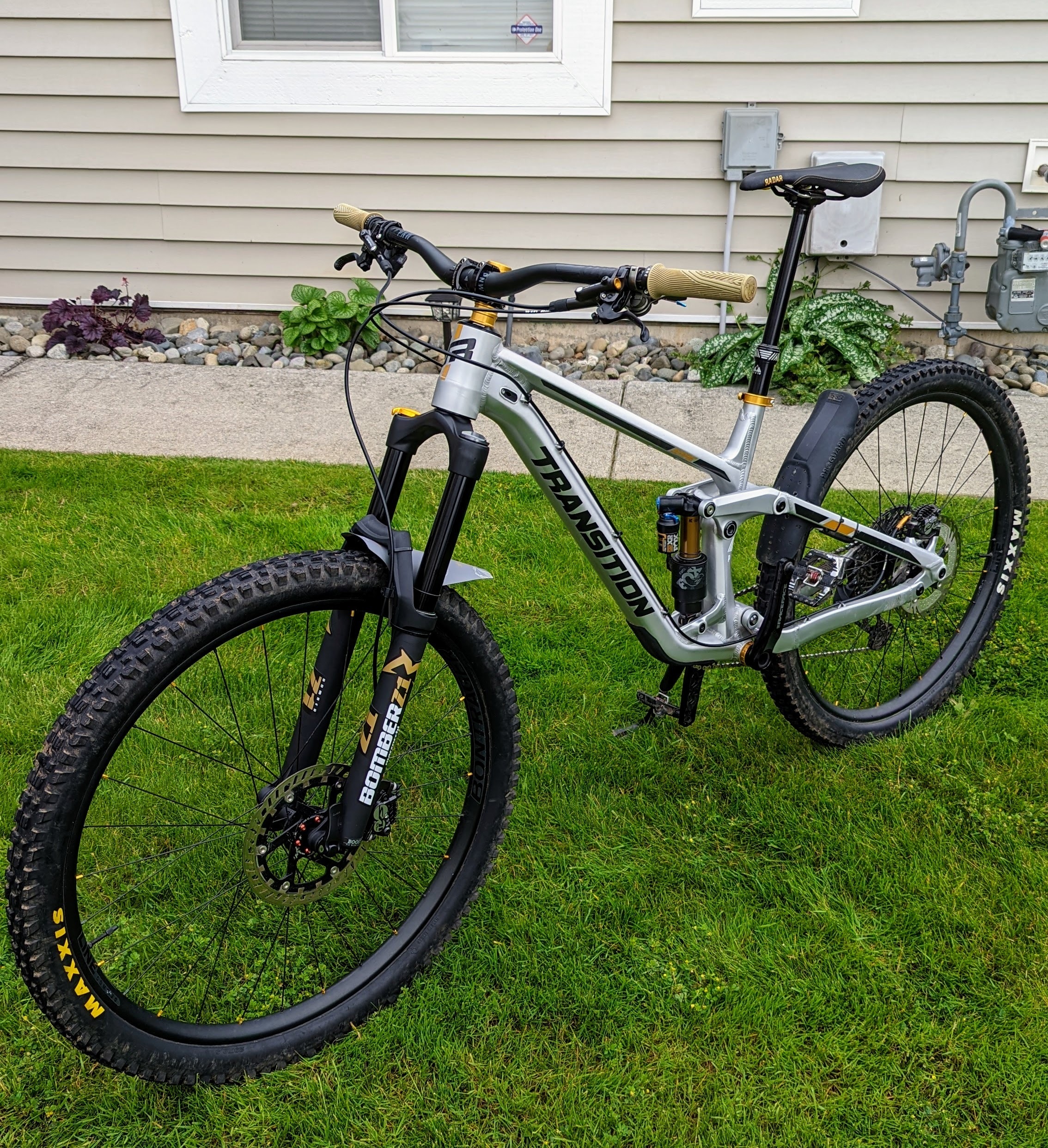 2022 Transition Bikes Spire