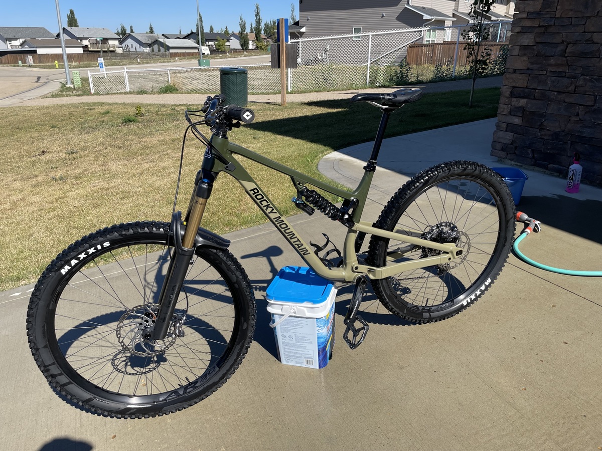 2022 Rocky Mountain Bicycles Alloy 70 Coil
