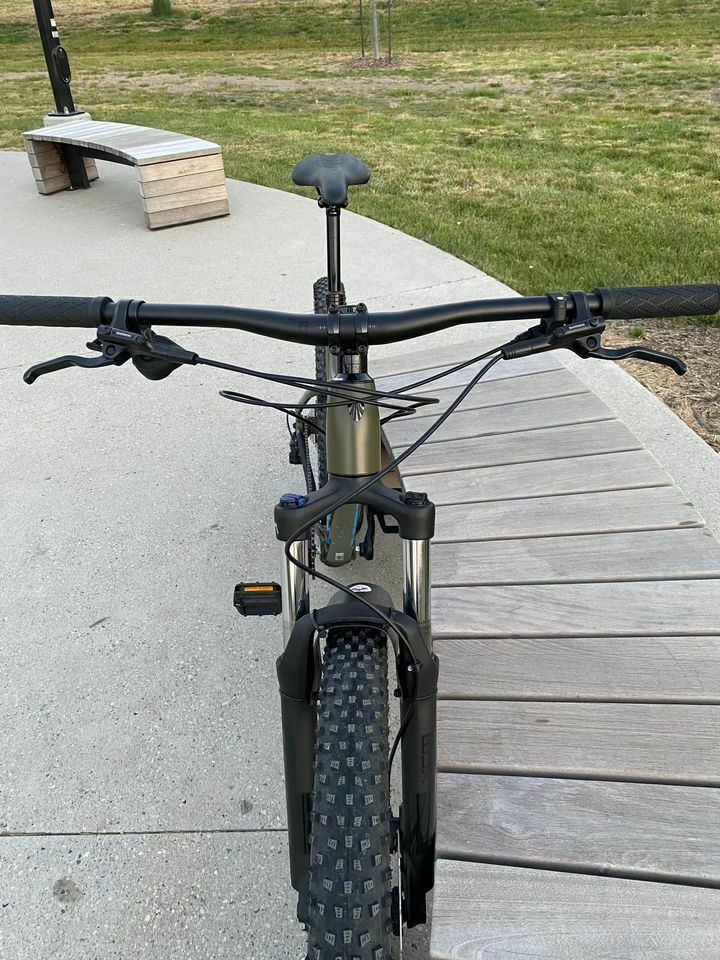 2022 Trek Roscoe 6