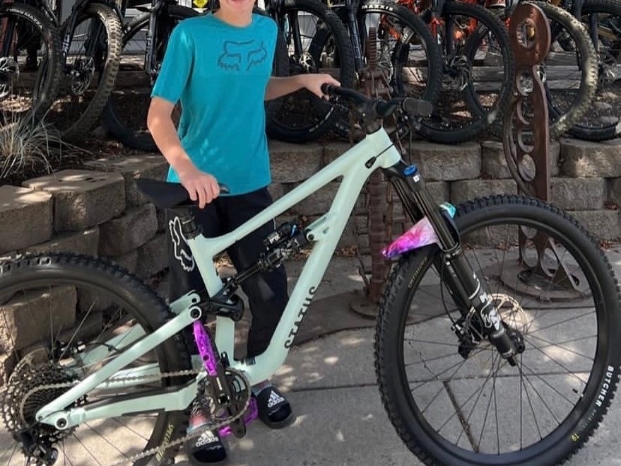 Stolen 2022 Specialized Status