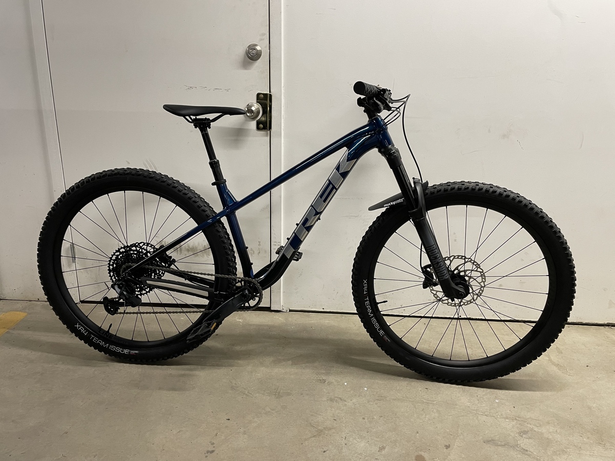 2022 Trek Roscoe 8
