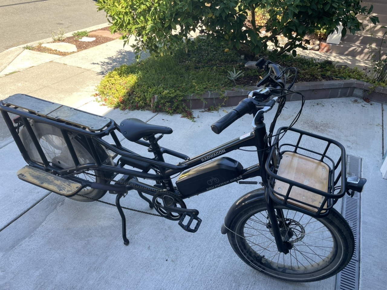 2022 Rad Power Bikes RadWagon 4 cargo bike rear
