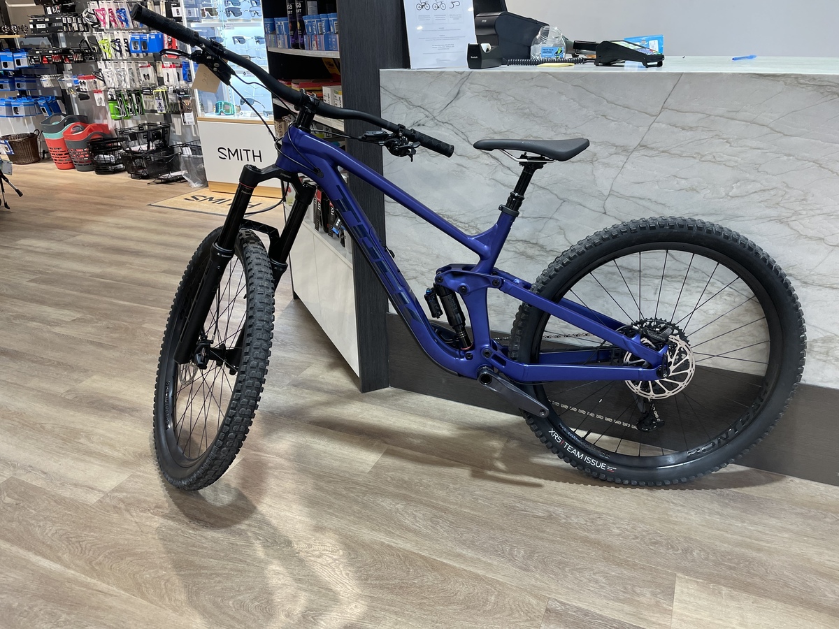 2023 Trek Slash 8