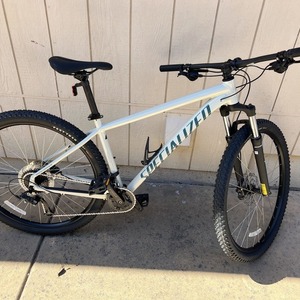 2022 Specialized Rockhopper Sport