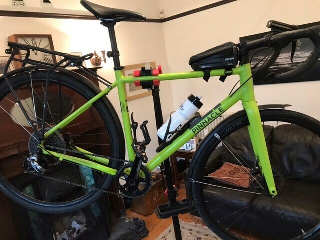 2017 Evans Cycles PINNACLE ARKOS 4