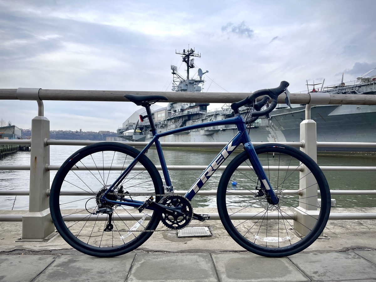 2022 Trek Domane AL2 Disc