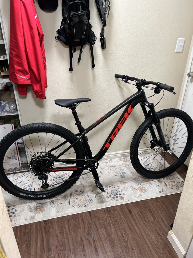 2022 Trek Roscoe 8