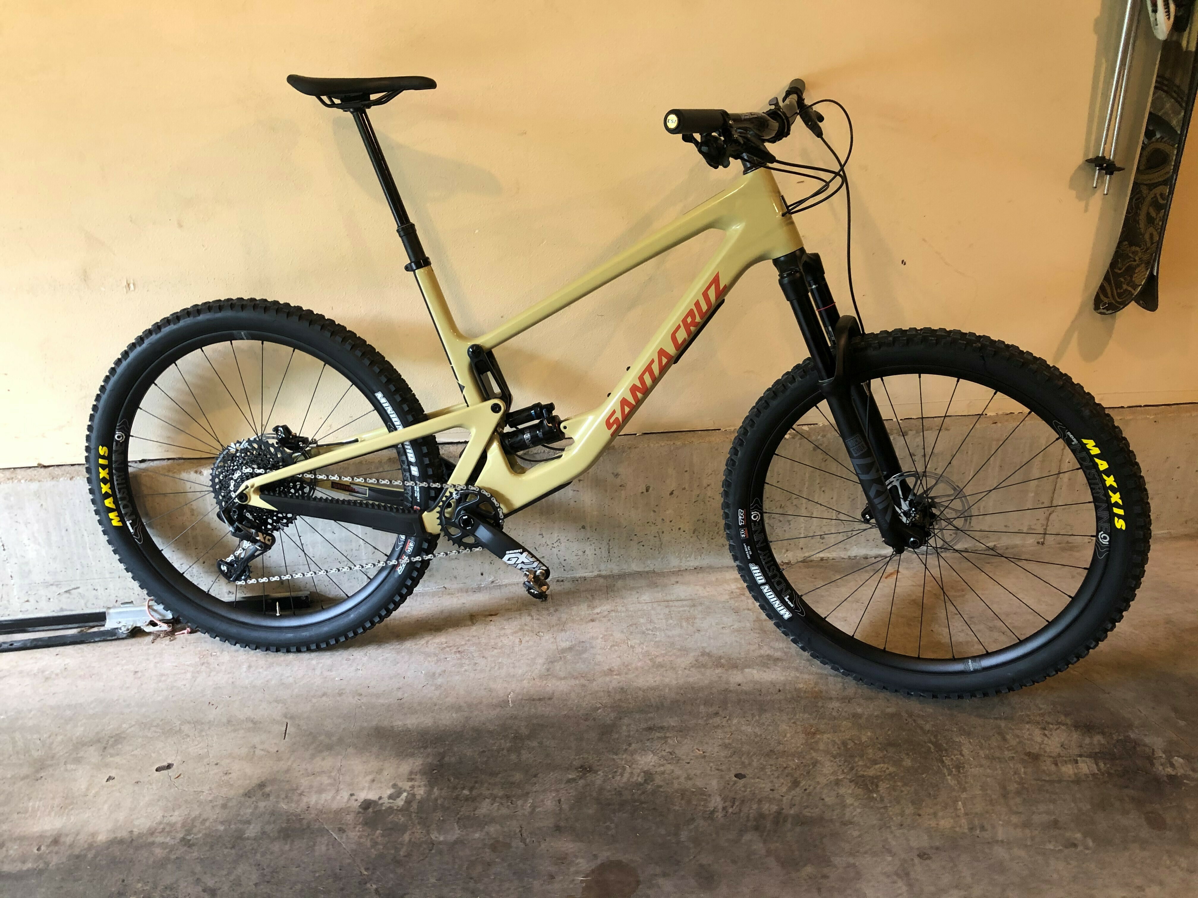 Stolen 2020 Santa Cruz XXL Carbon CC Hightower w/ mods