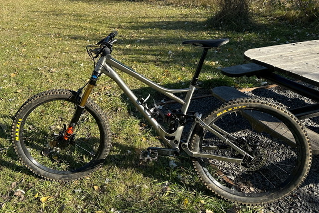 2022 Banshee Bikes Spitfire V3.2