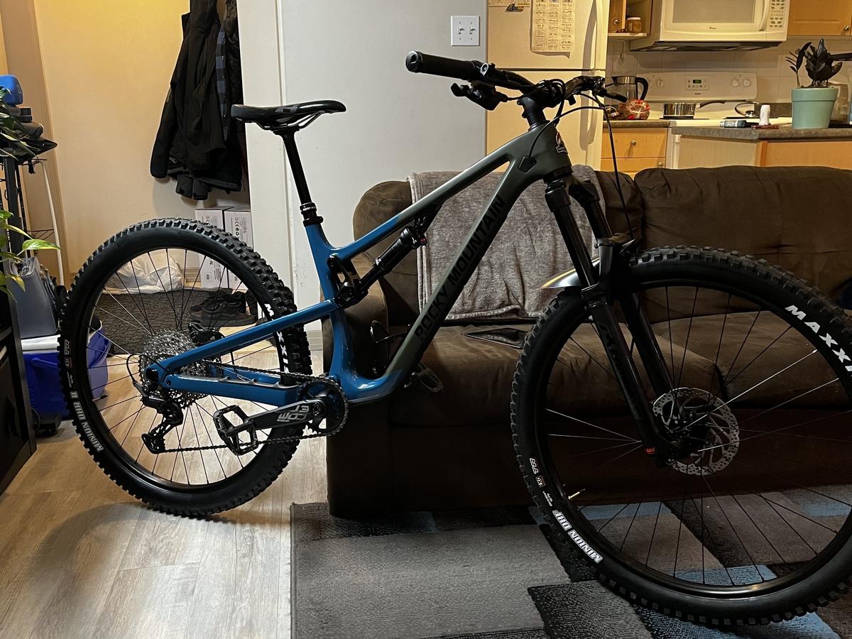 2022 Rocky Mountain Bicycles Instinct C30 Medium