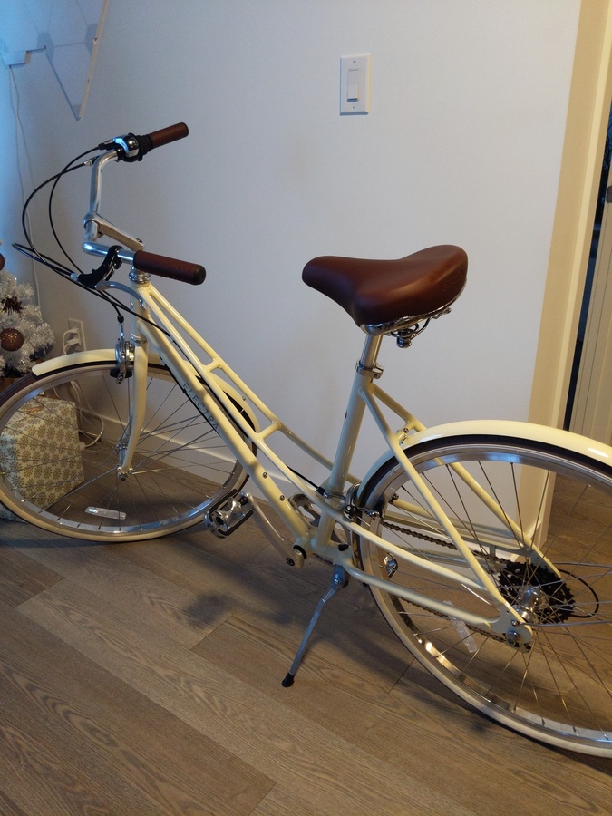 2022 Electra Loft 7D Ladies Medium Cream