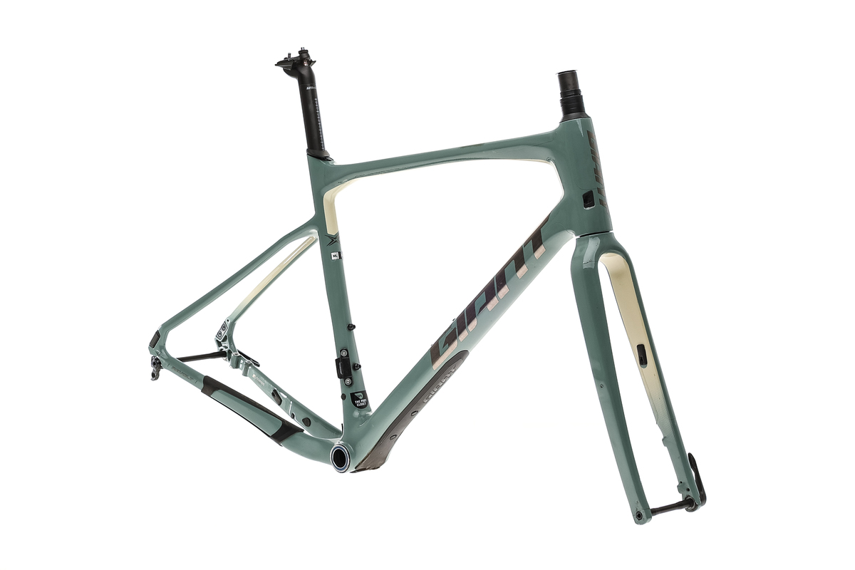 2020 Giant Revolt Advanced 0