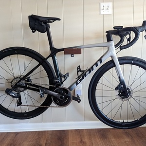2023 Giant TCR Advanced Pro