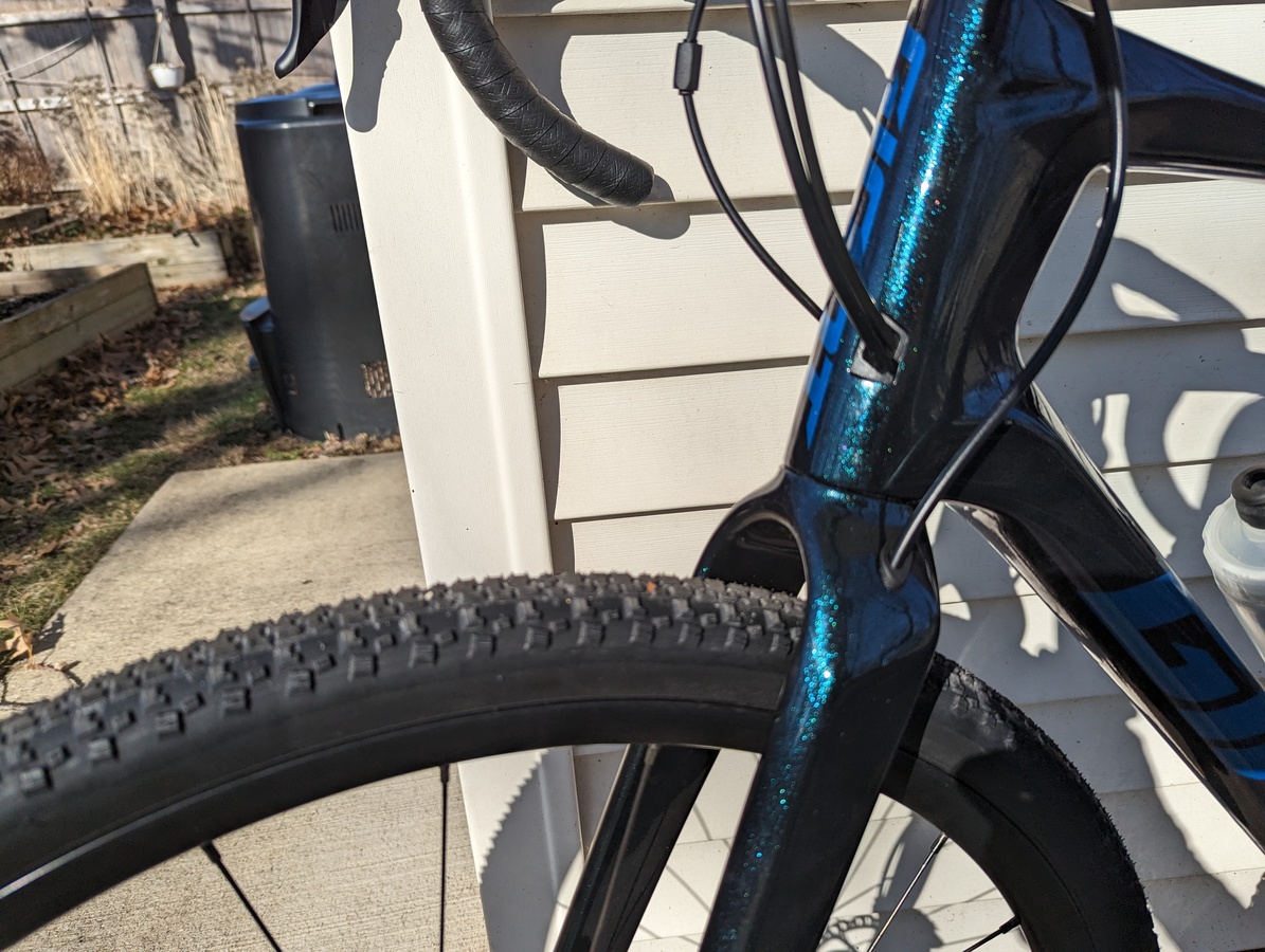 2023 Giant Revolt Advanced 2