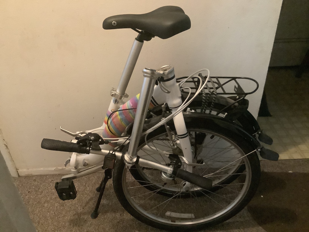2018 Dahon Briza D8