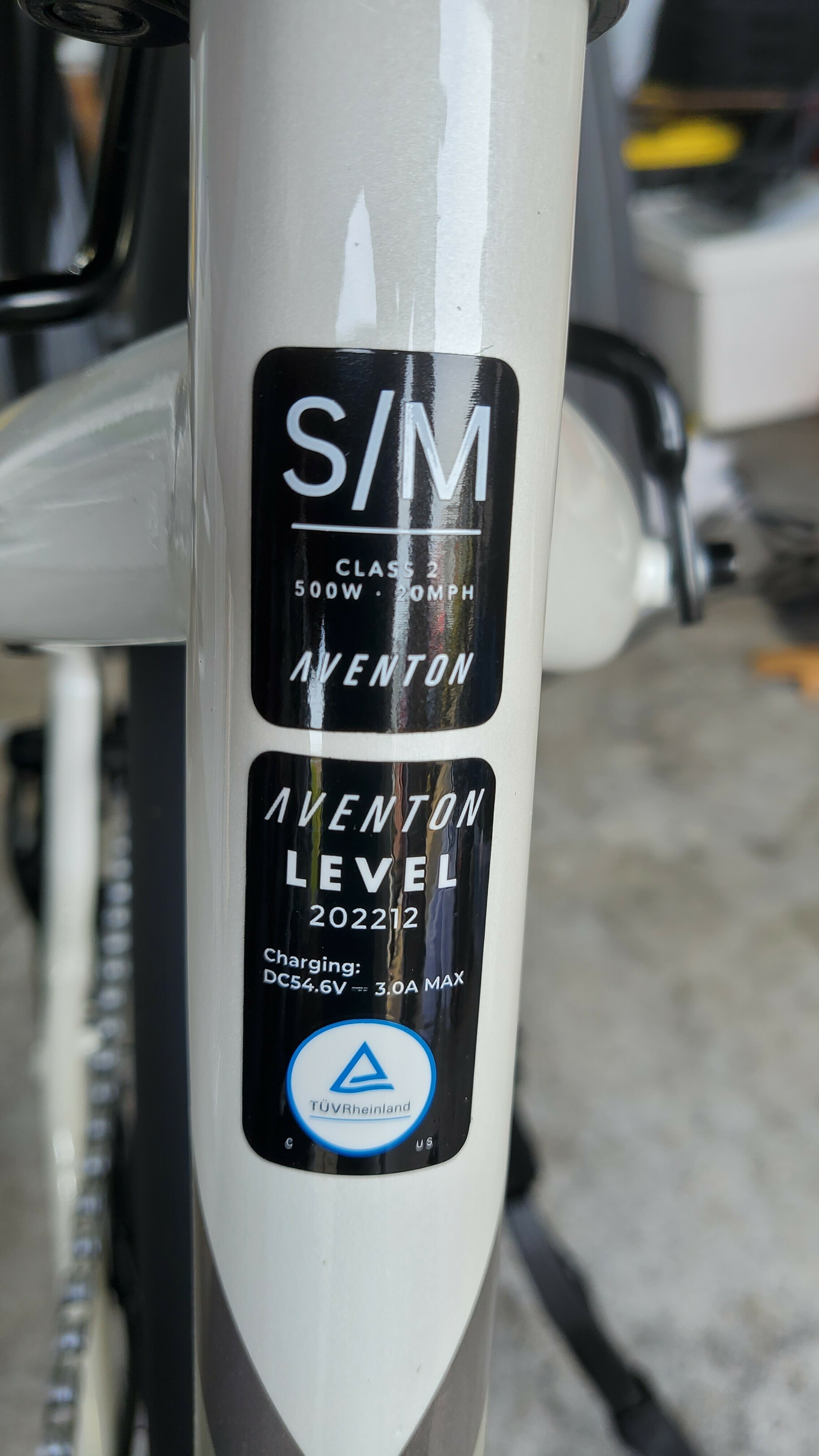 2023 Aventón Level.2