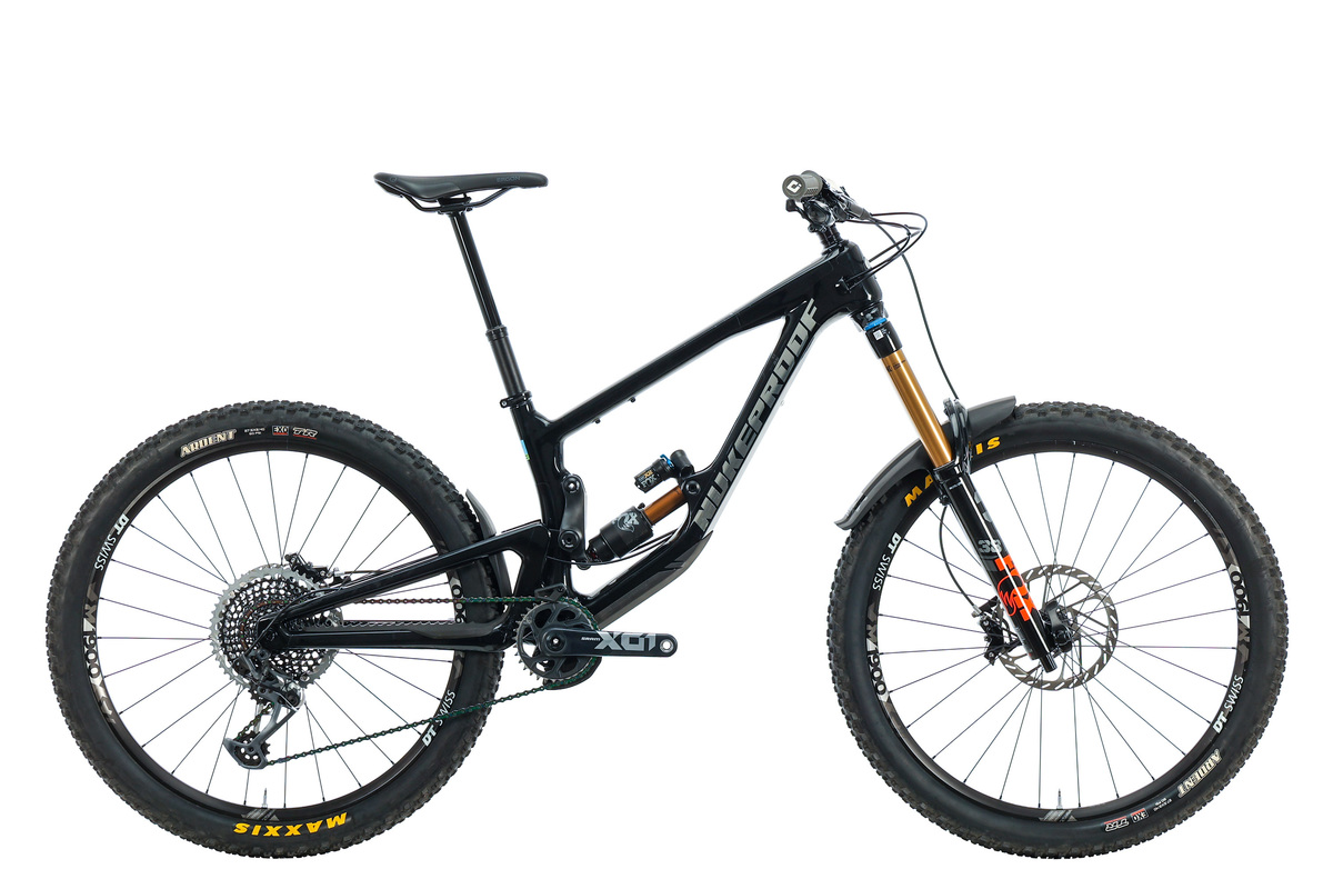 2022 Nukeproof Giga 275 Carbon