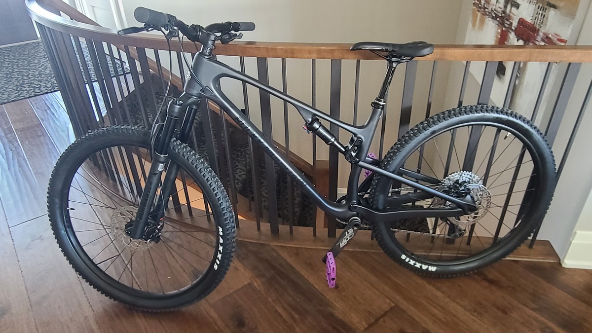 2023 Rocky Mountain Bicycles Element C30 Carbon/