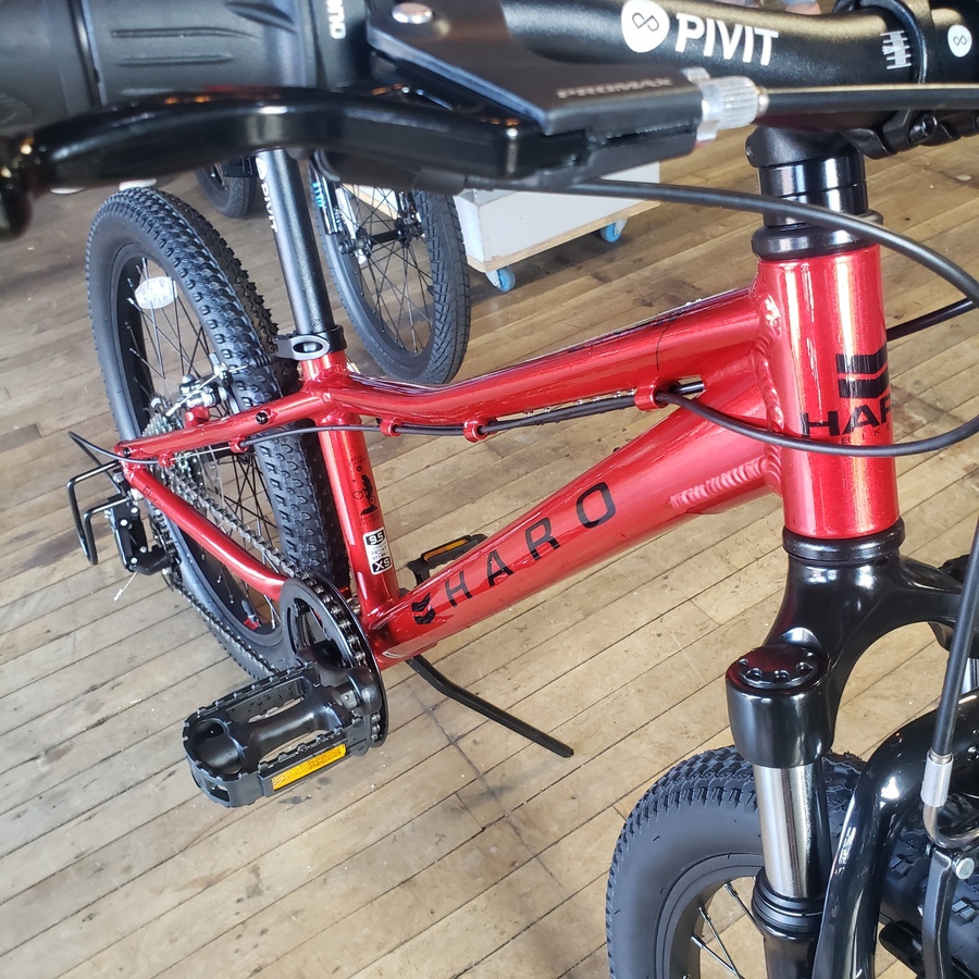 2023 Haro Flightline 20