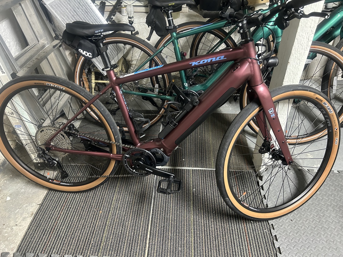 2023 Kona Dew-E DL (Red)