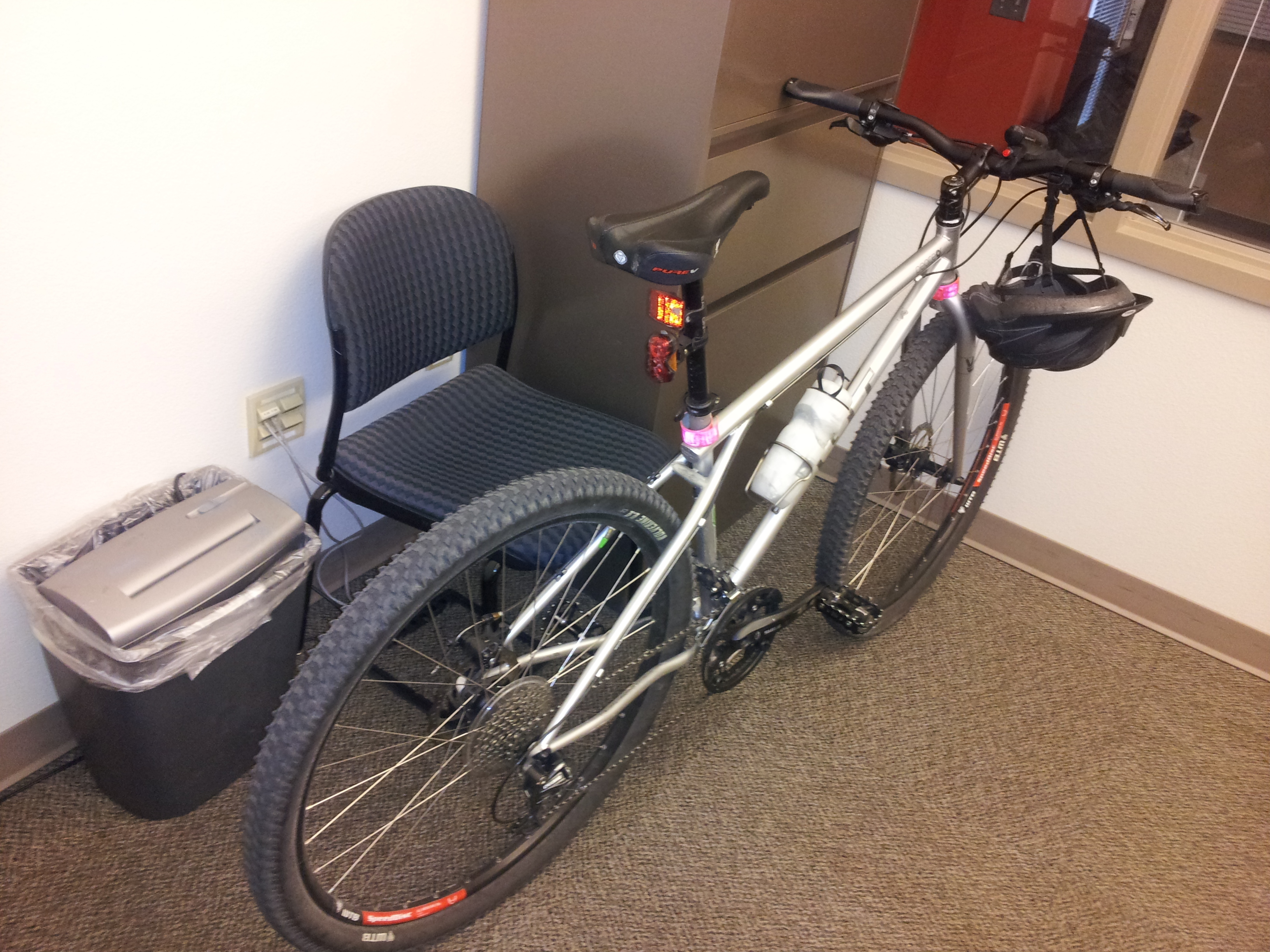 Stolen 2010 GT Bicycles Peace 9r Multi