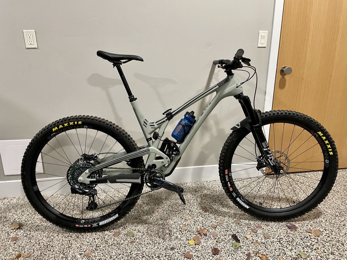 2022 Evil Following XL