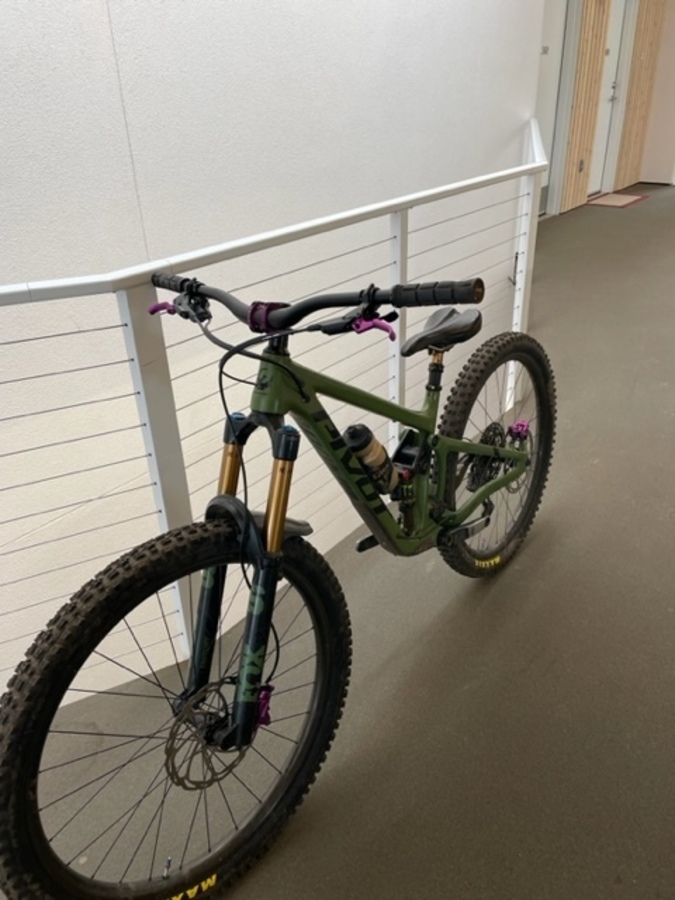 2020 Pivot switchblade