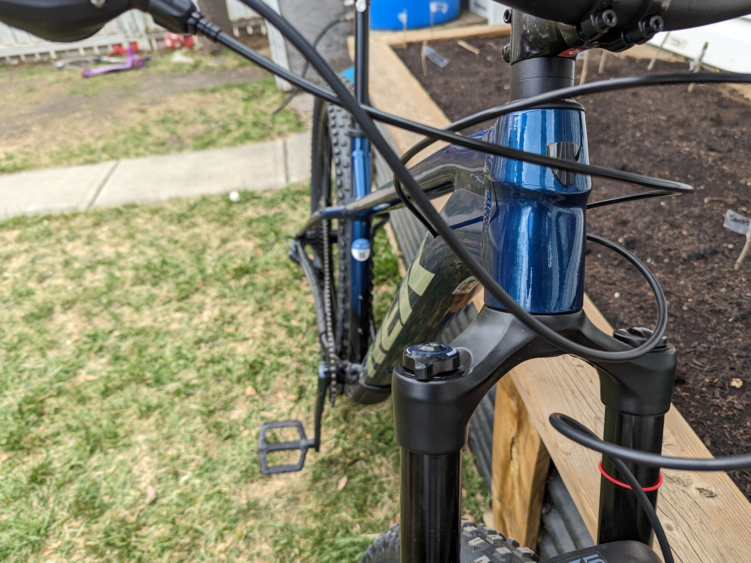 2023 Trek Roscoe 8