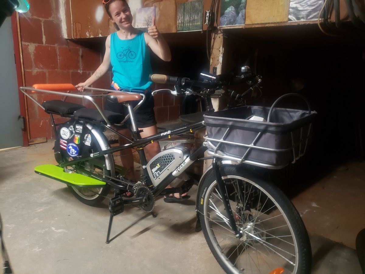 Yuba Mundo classic cargo bike rear