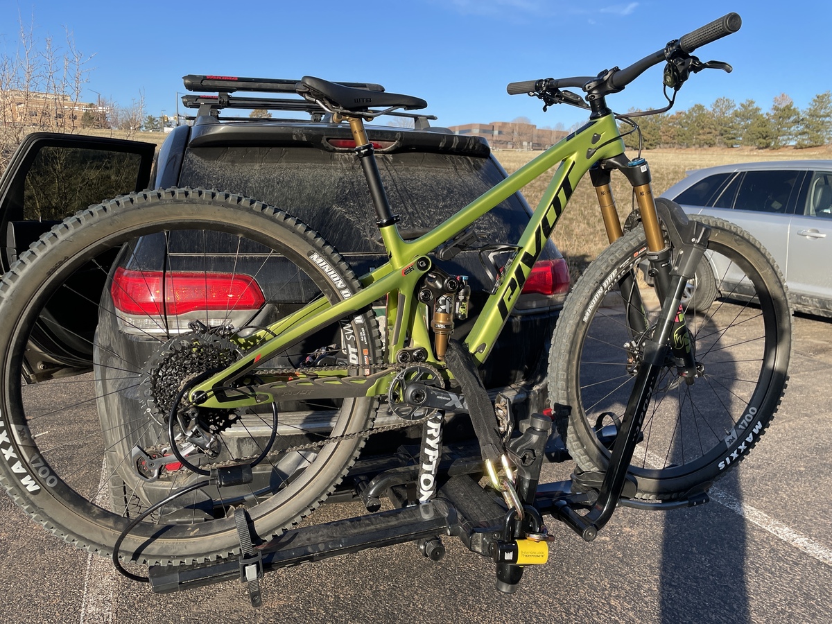 2022 Pivot Switchblade