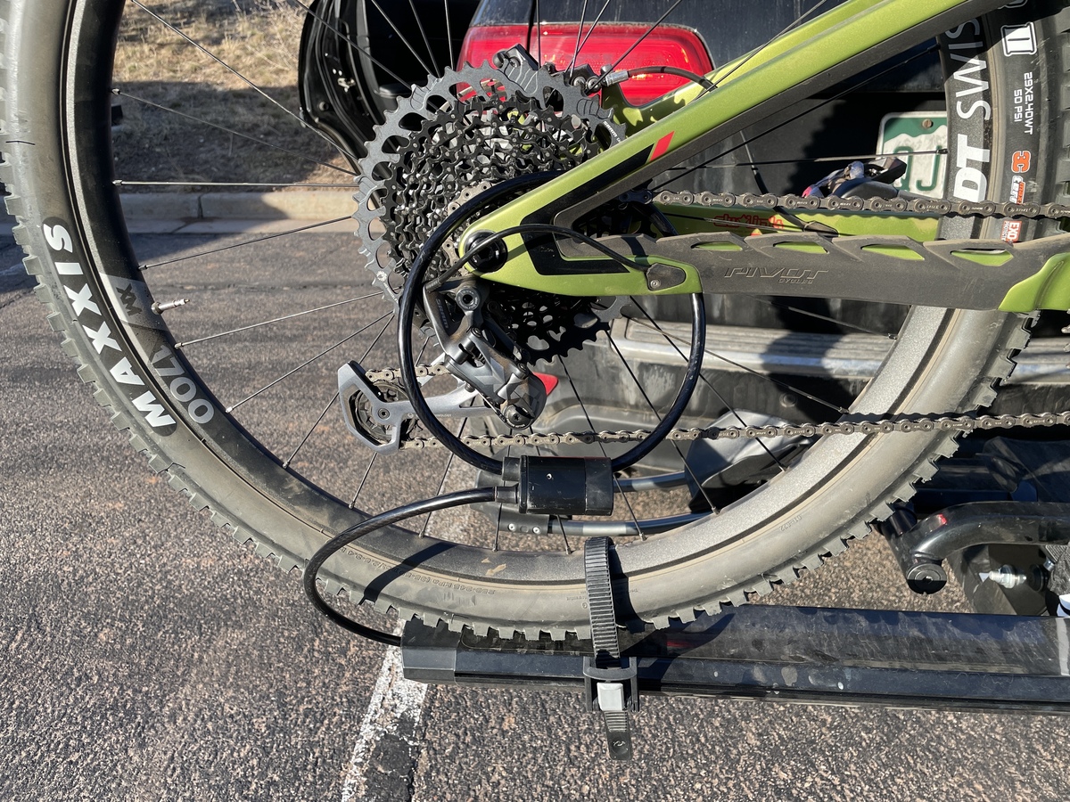 2022 Pivot Switchblade