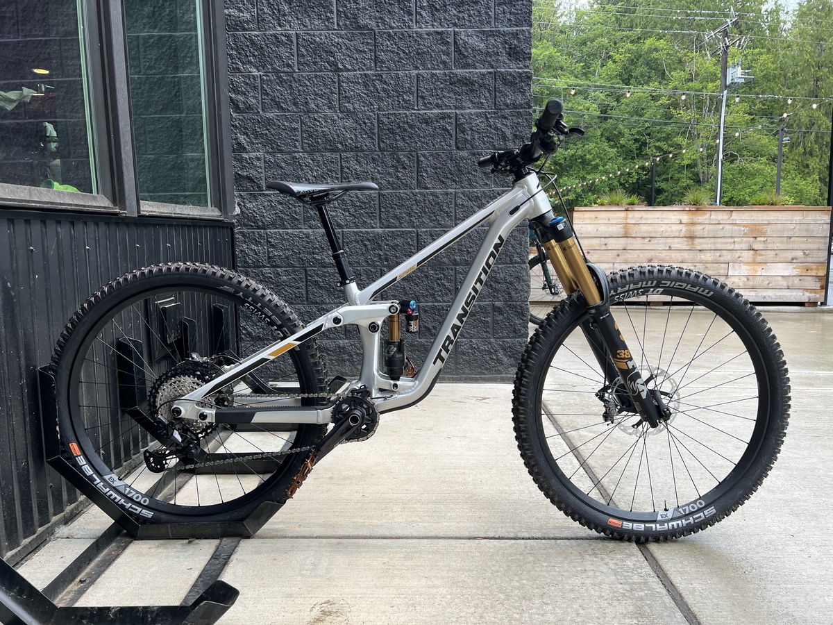 2022 Transition Bikes Spire