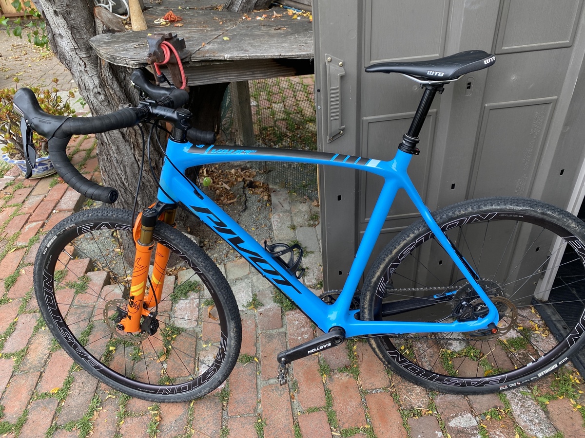 2017 Pivot Blue